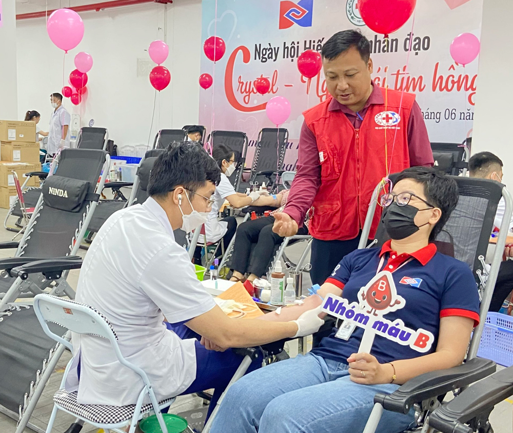Công ty TNHH Crystal Martin Việt Nam: Nhiều hoạt động hướng về cộng đồng